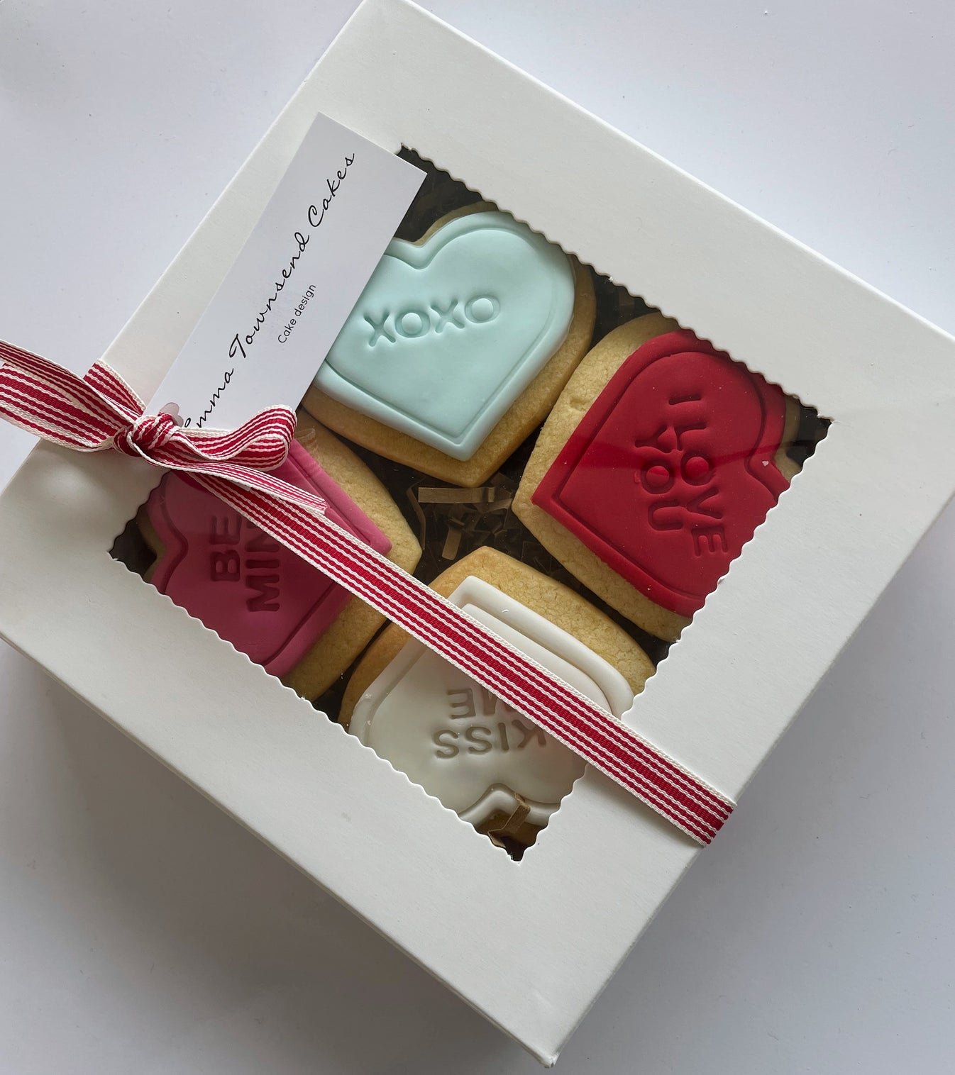 Open media 4 in modal